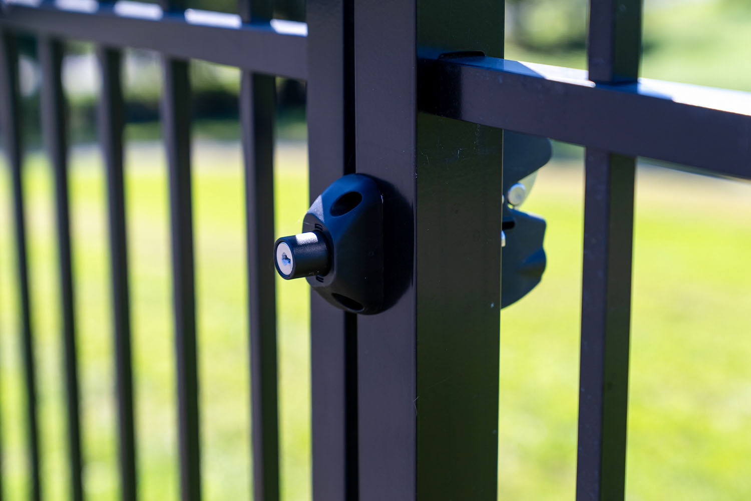 Independence Aluminum Fence - Dutch Way