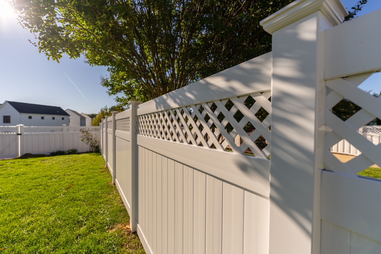 How Long Does Vinyl Fence Last